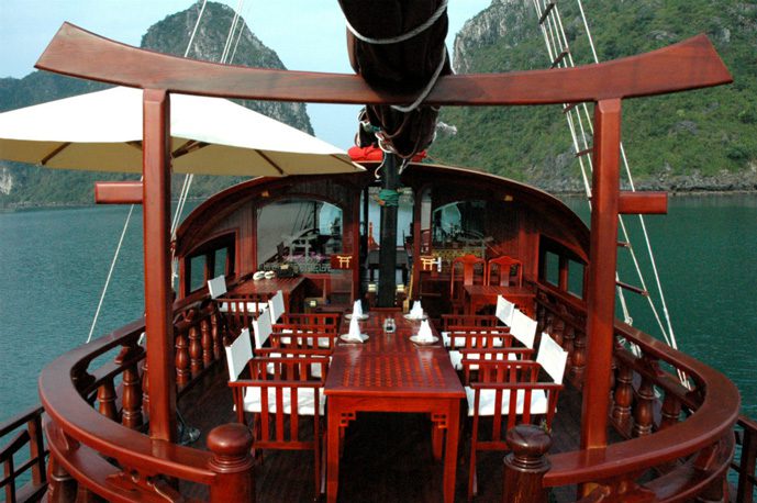 Red Dragon Junk Halong, Deluxe Cruise in Halong Bay - Paradise Travel